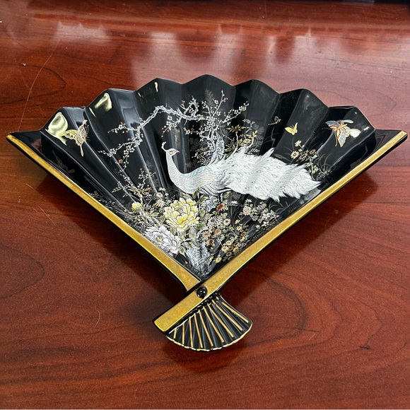 shibata | Accents | Vtg Shibata Japan Porcelain Fan Dish With Peacocks ...